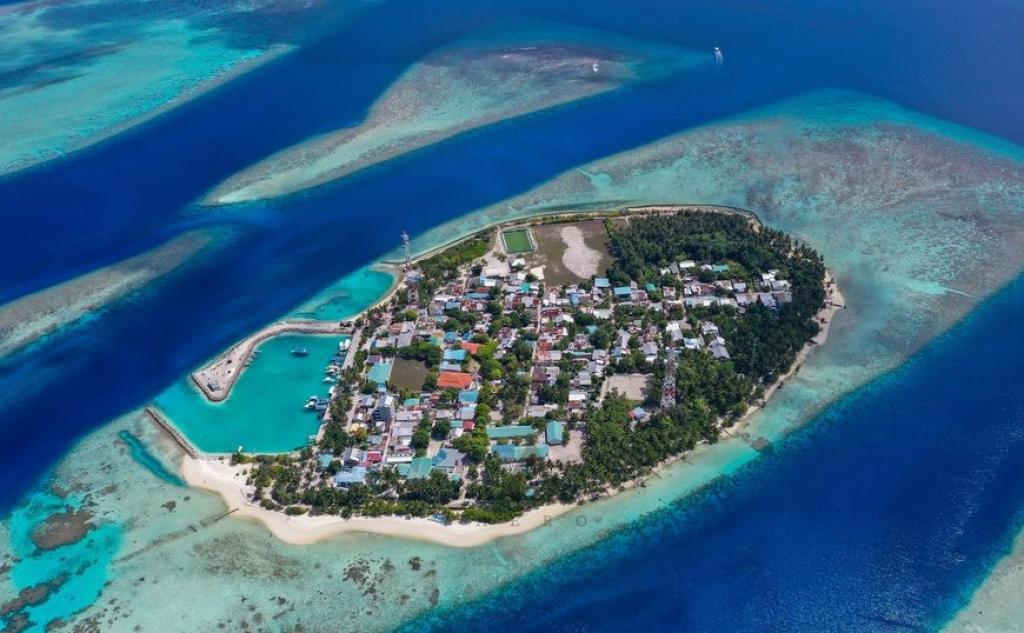 Untouched Vaavu Atoll Paradise for Authentic Maldives Travel | Follow ...